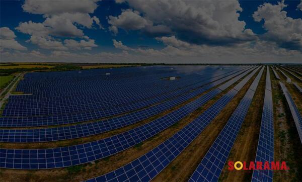 ¿Qué es un string en paneles solares y cuál es su función?